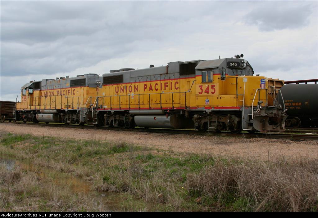 Pair of UP GP38-2s.